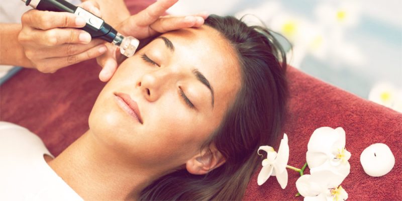 Dermabrasion – Eine effektive Methode zur Falten- und Narbenbehandlung